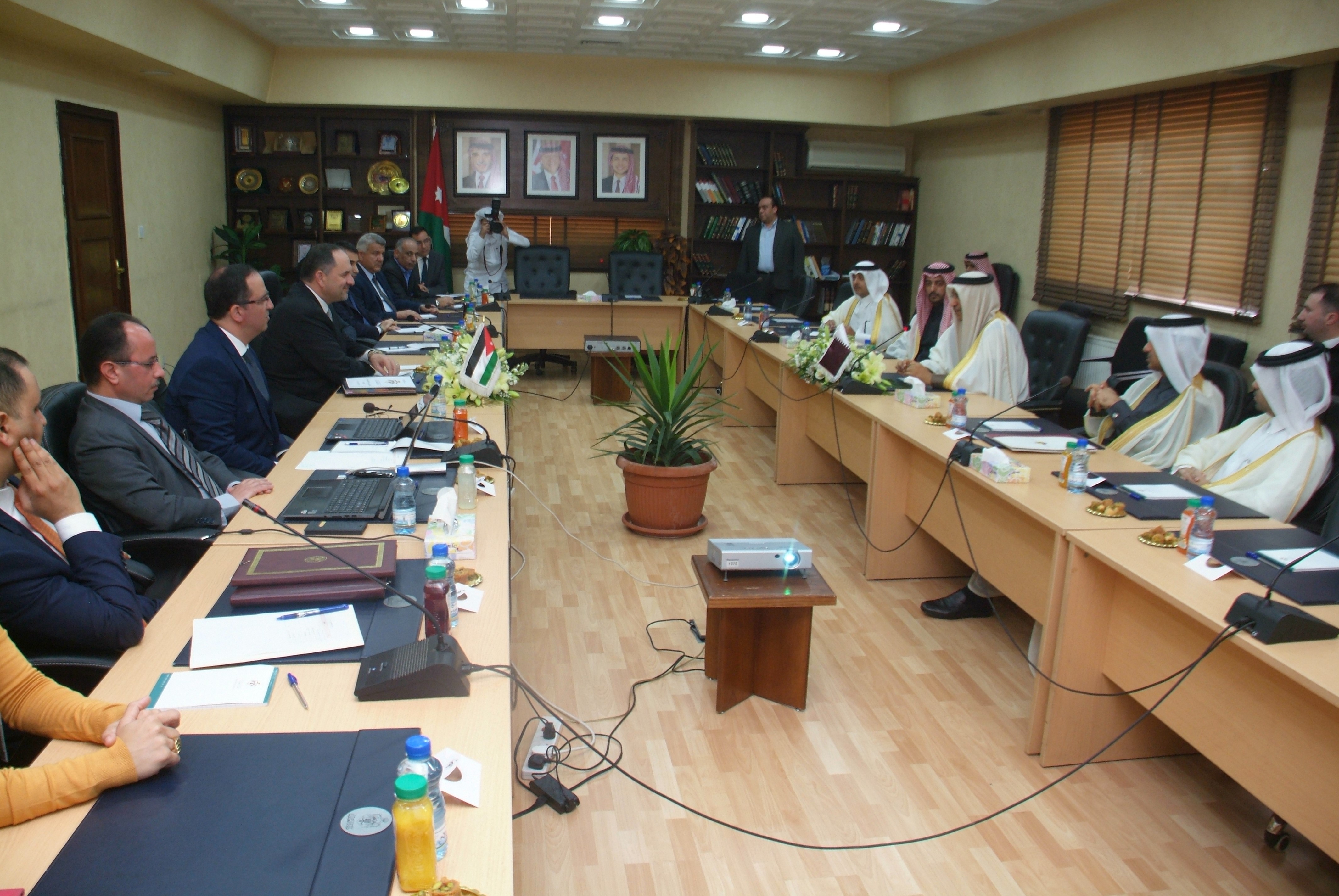 Signing a memorandum of understanding with the Qat - Ministry of Justice